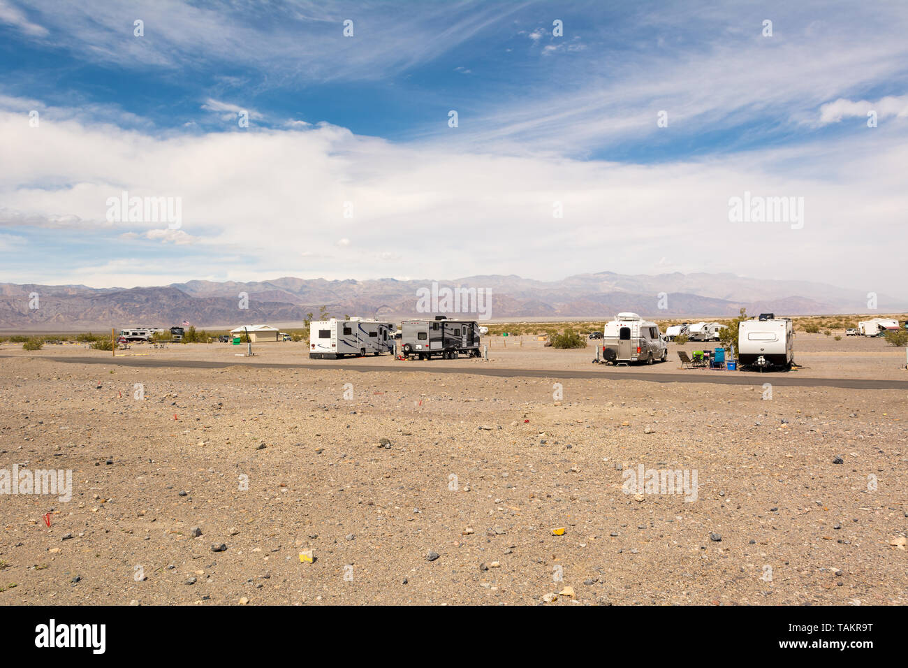 Campers on campground in Stovepipe Wells in California, Death Valley ...