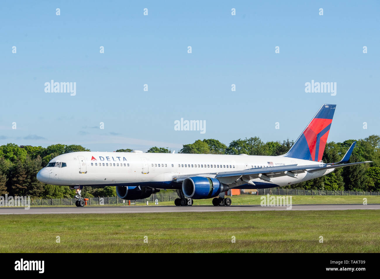 Boston route takes off Delta launches new route and extends New York ...
