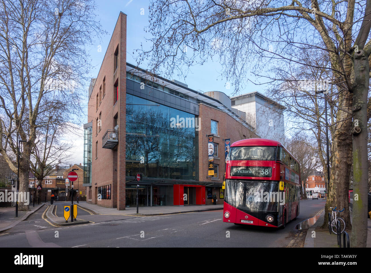 38 bus hi-res stock photography and images - Alamy