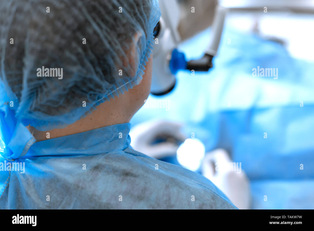 Optical microscope operation hi-res stock photography and images - Alamy