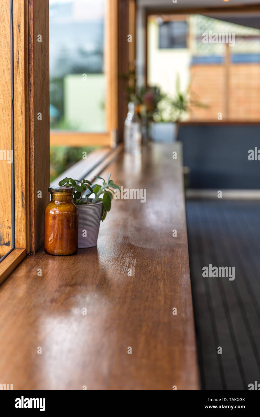 Cafe windows hi-res stock photography and images - Alamy