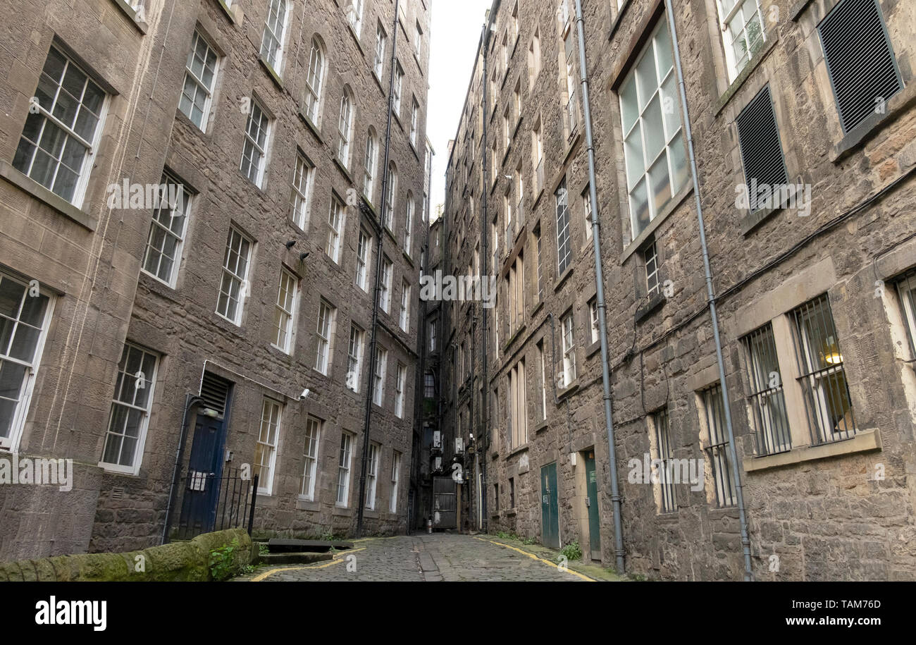 Run down buildings uk hi-res stock photography and images - Alamy