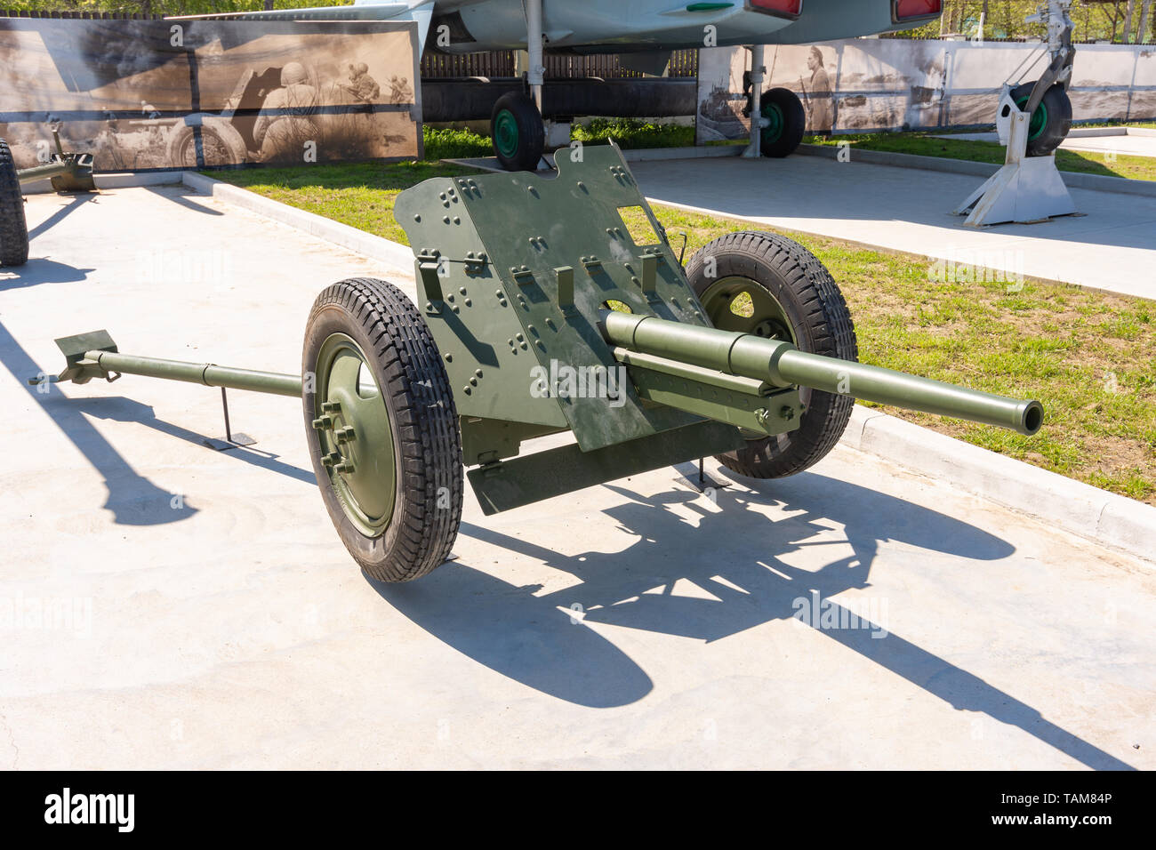 Ship model tank hi-res stock photography and images - Alamy
