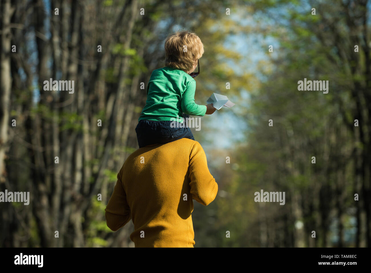 Piggyback shoulder ride hi-res stock photography and images - Alamy