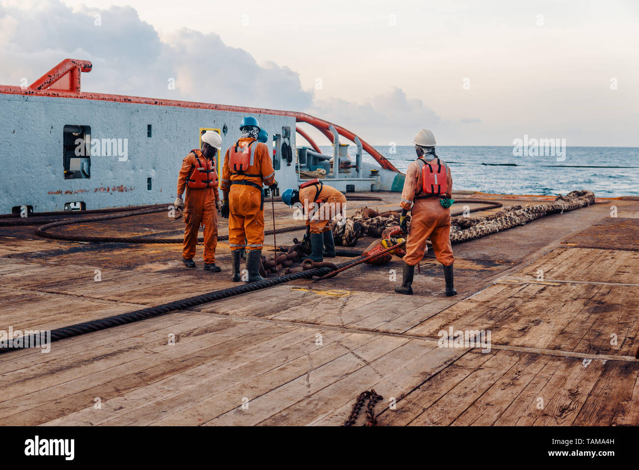 Vessel crew preparing vessel for static tow tanker lifting Stock Photo ...