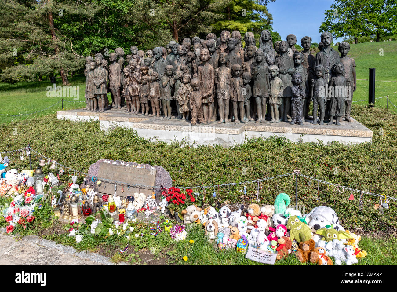 Památník dětským obětem války, Památník Lidice (vyhlazení 10.6. 1942 ...