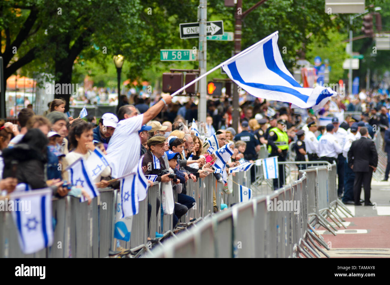 Thousands of marchers participated in the Israel Day parade along Fifth ...