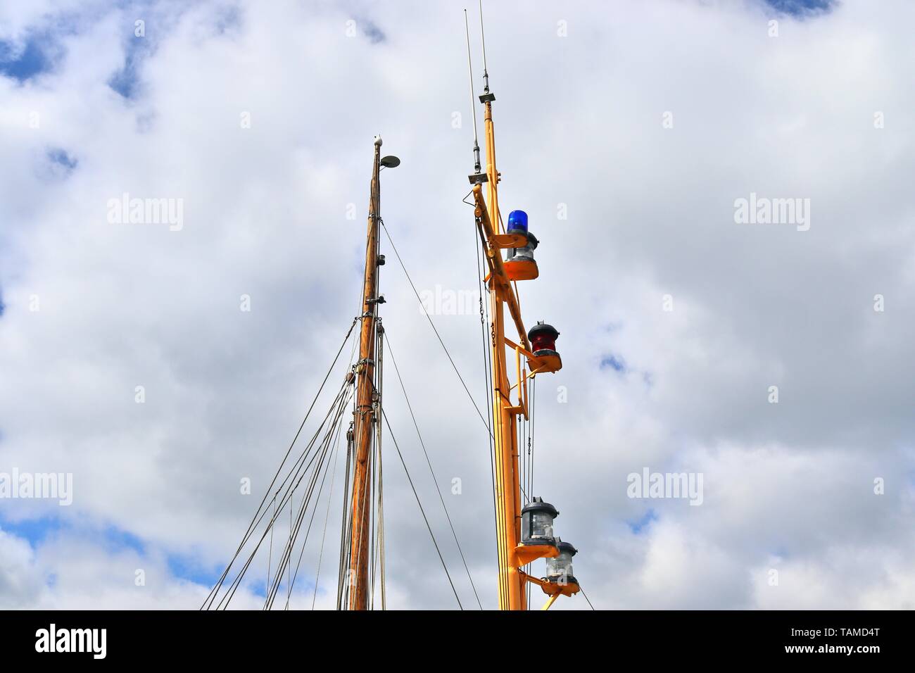 Old sailing shop mast and rope at the port of Kiel on a sunny day Stock ...