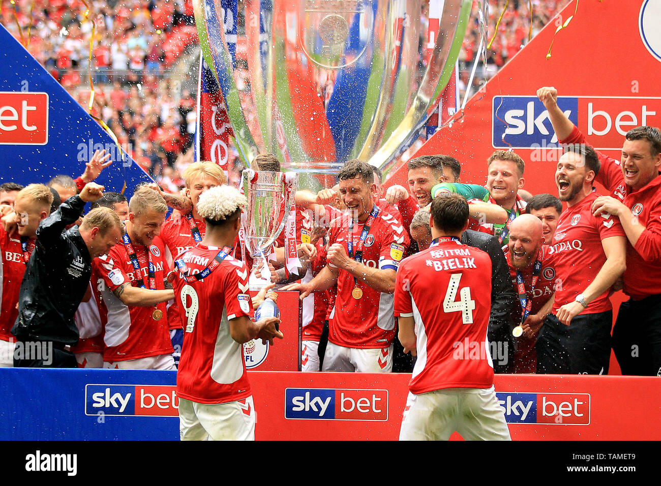 Champagne spray football hi-res stock photography and images - Alamy