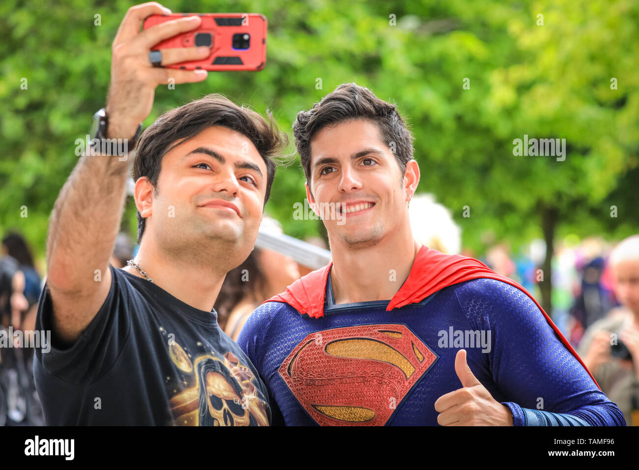 Female cosplaying at comicon hi-res stock photography and images - Alamy