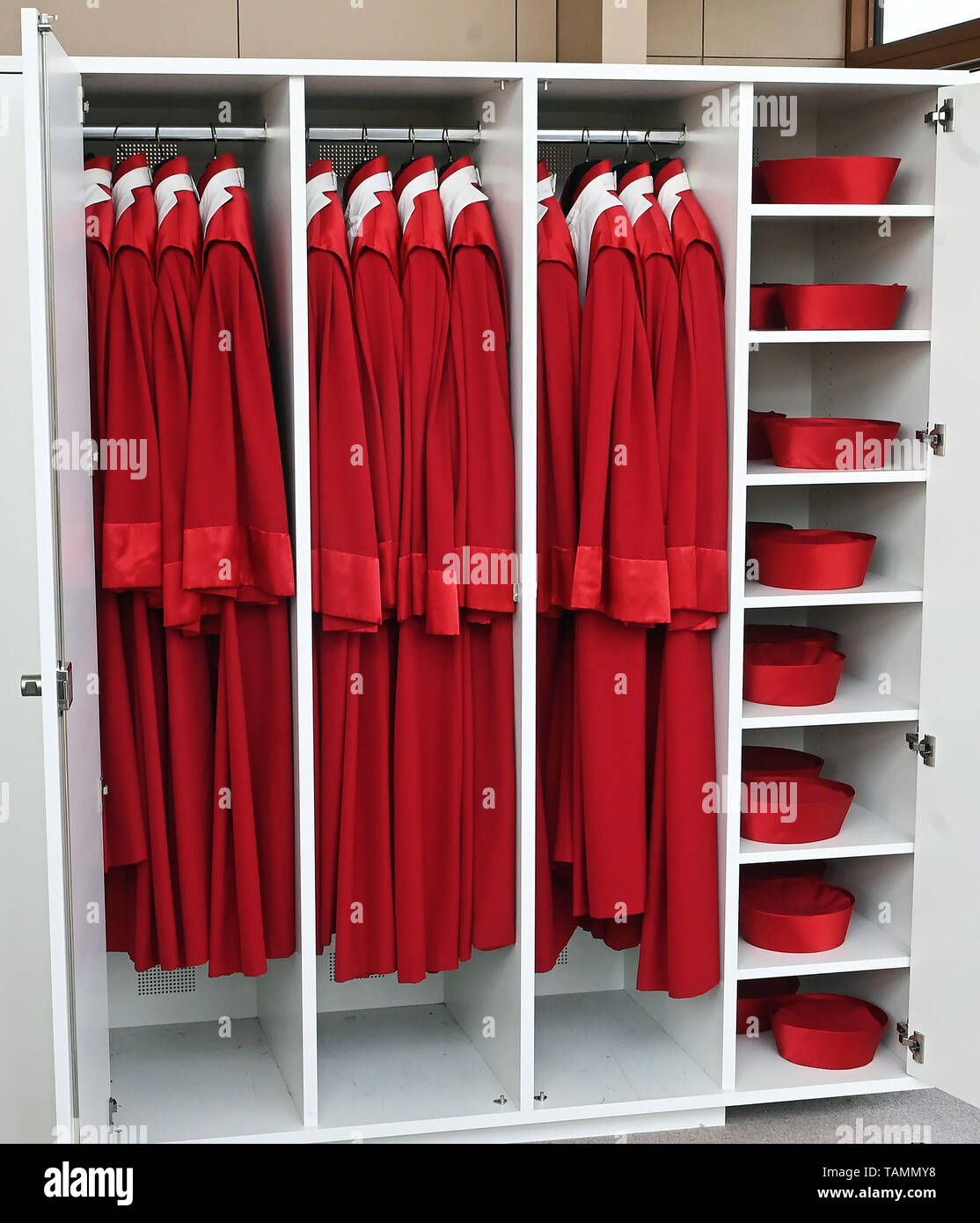 Judges robe hi-res stock photography and images - Alamy