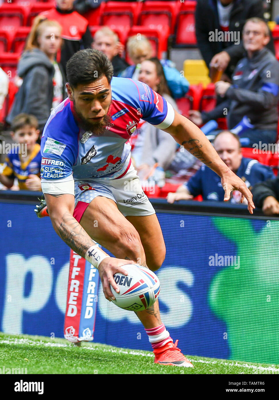 20 minute red rugby hi-res stock photography and images - Alamy