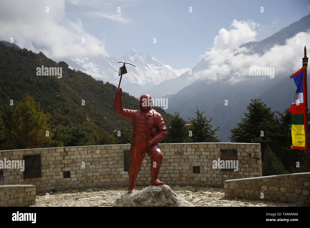 Norgay tenzing on mount everest hi-res stock photography and images - Alamy