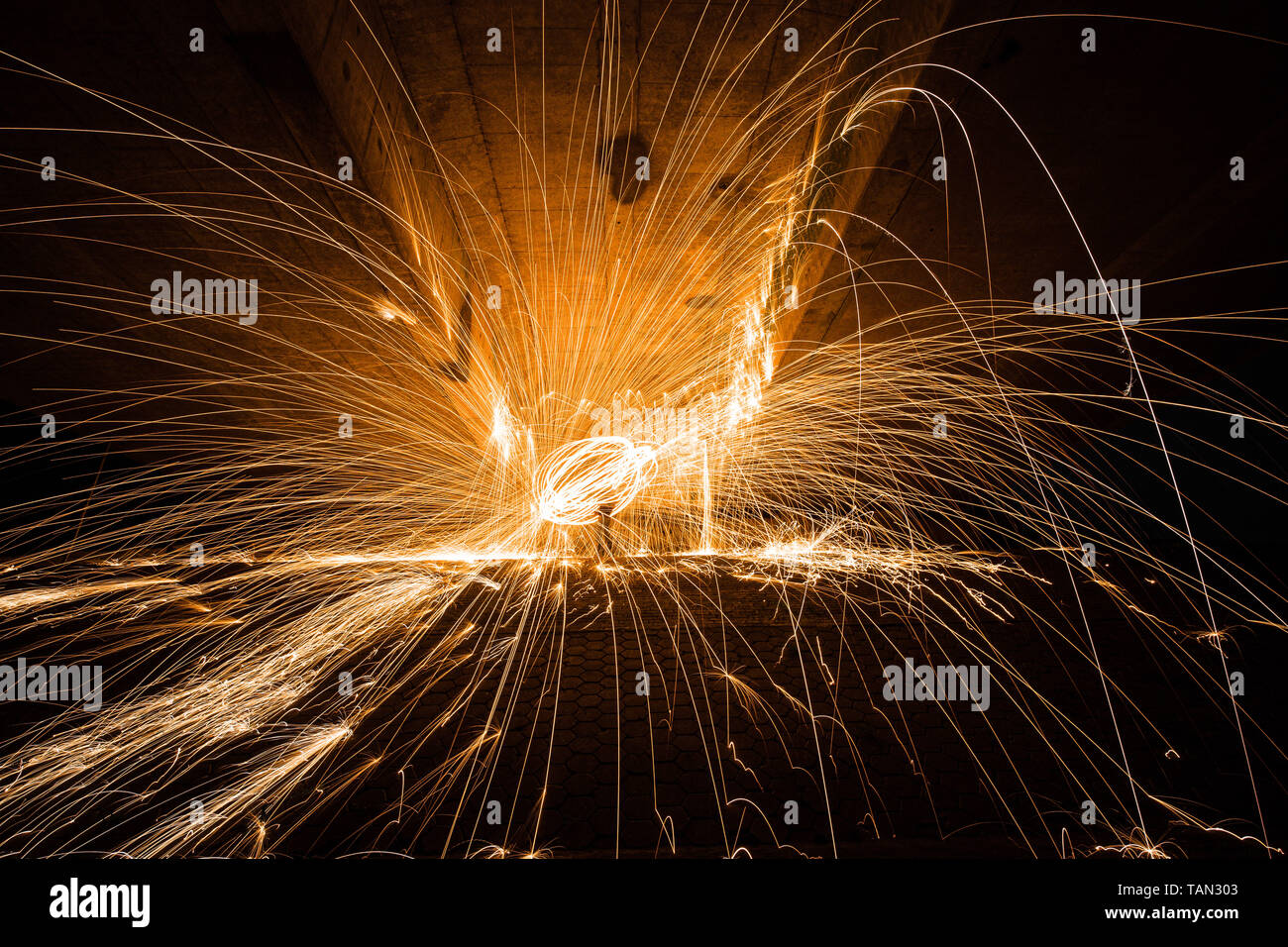 Steel wool photography, spectacular and cool photography with burning ...