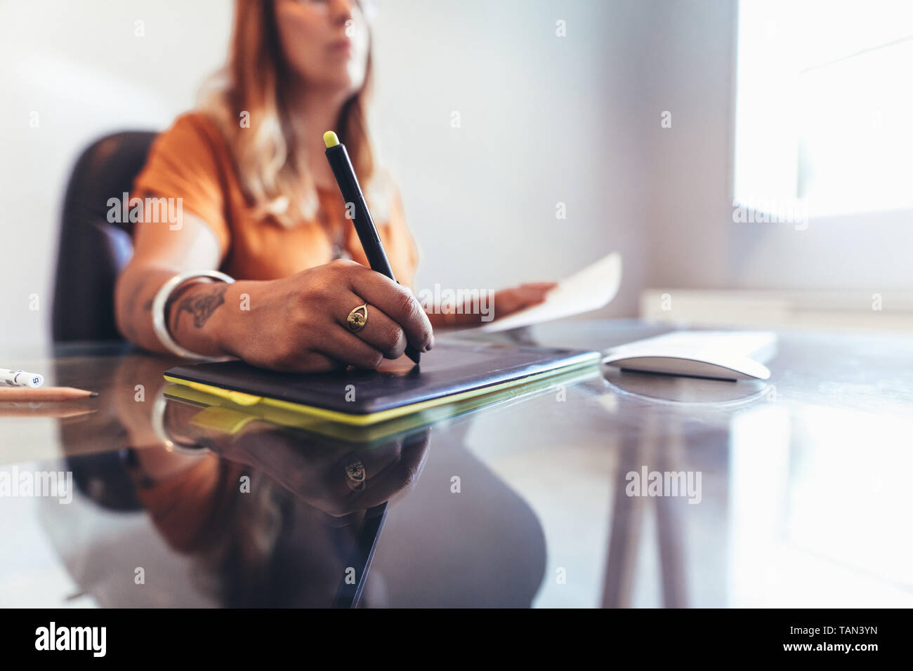 Illustrator drawing work desk hi-res stock photography and images - Alamy