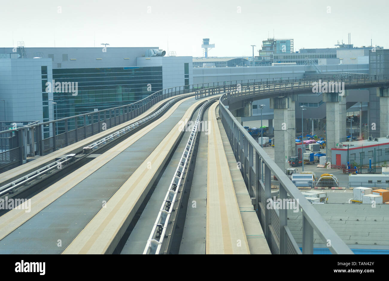 Railroad passenger terminal tracks hi-res stock photography and images ...