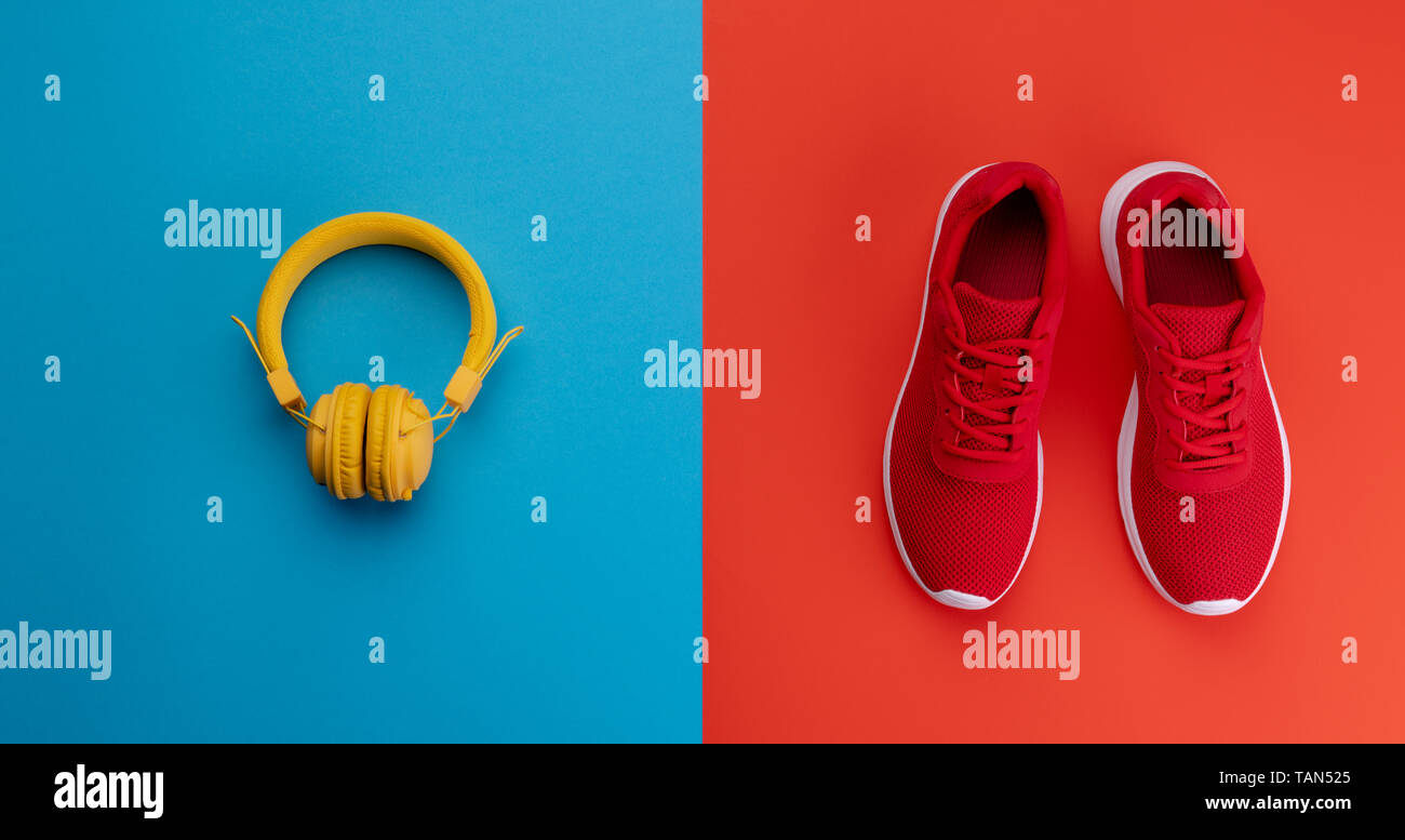 Flat lay shot yellow hi-res stock photography and images - Alamy