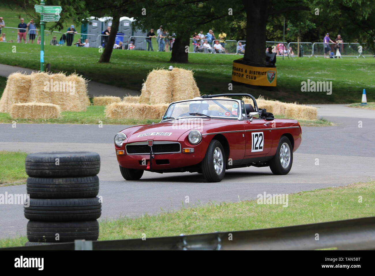 MGB Roadster, Motorsport at the Palace, Crystal Palace Race Circuit ...