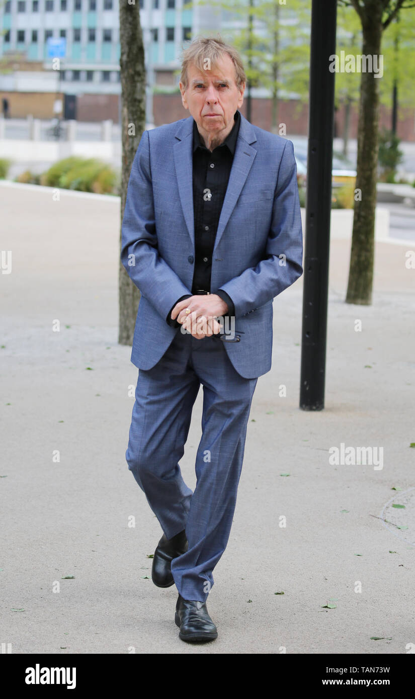 Outside spall hi-res stock photography and images - Alamy