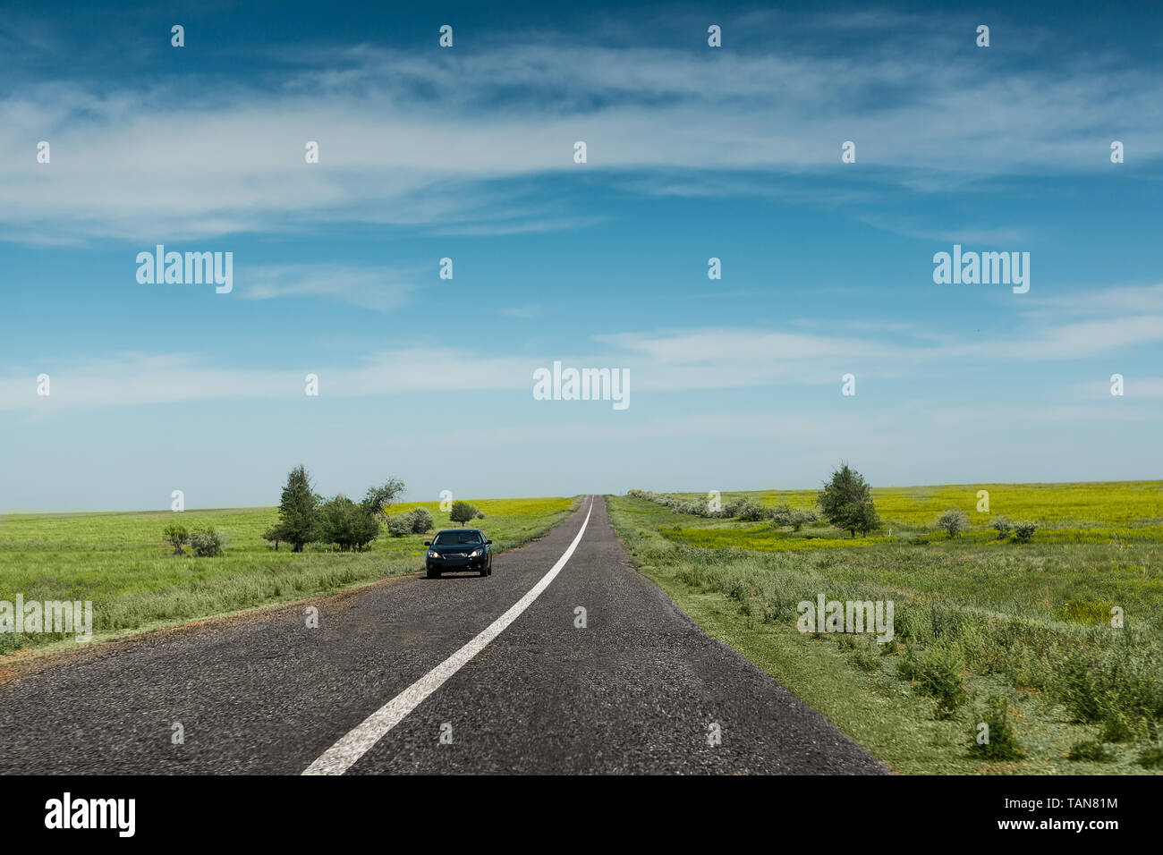 Dividing line hi-res stock photography and images - Alamy