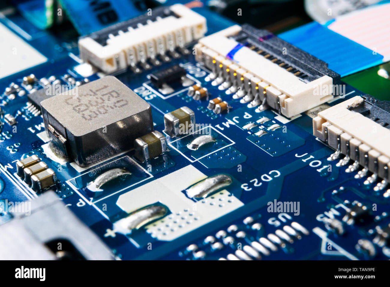 Semiconductor circuit hi-res stock photography and images - Alamy