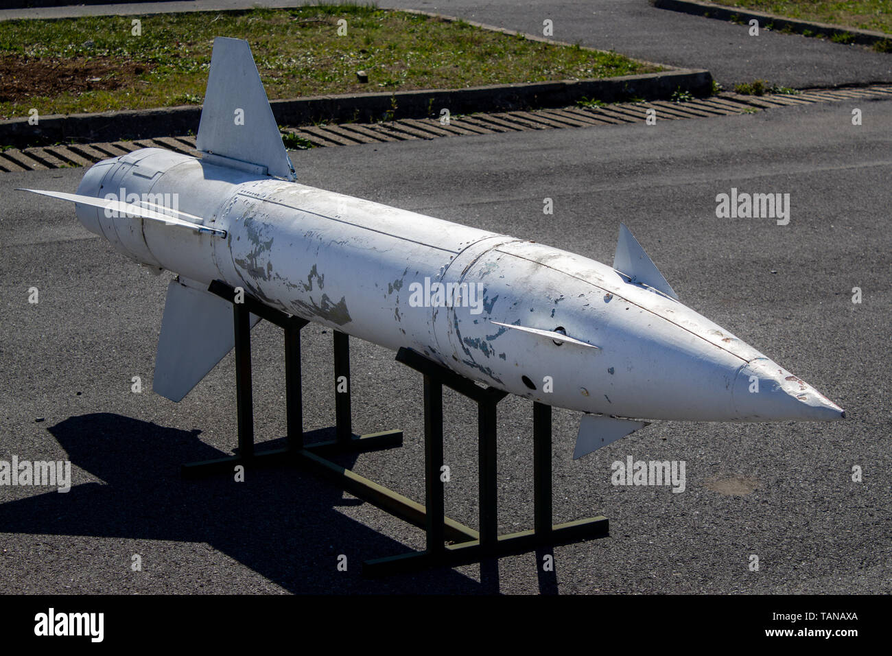 Military rocket missile hi-res stock photography and images - Alamy