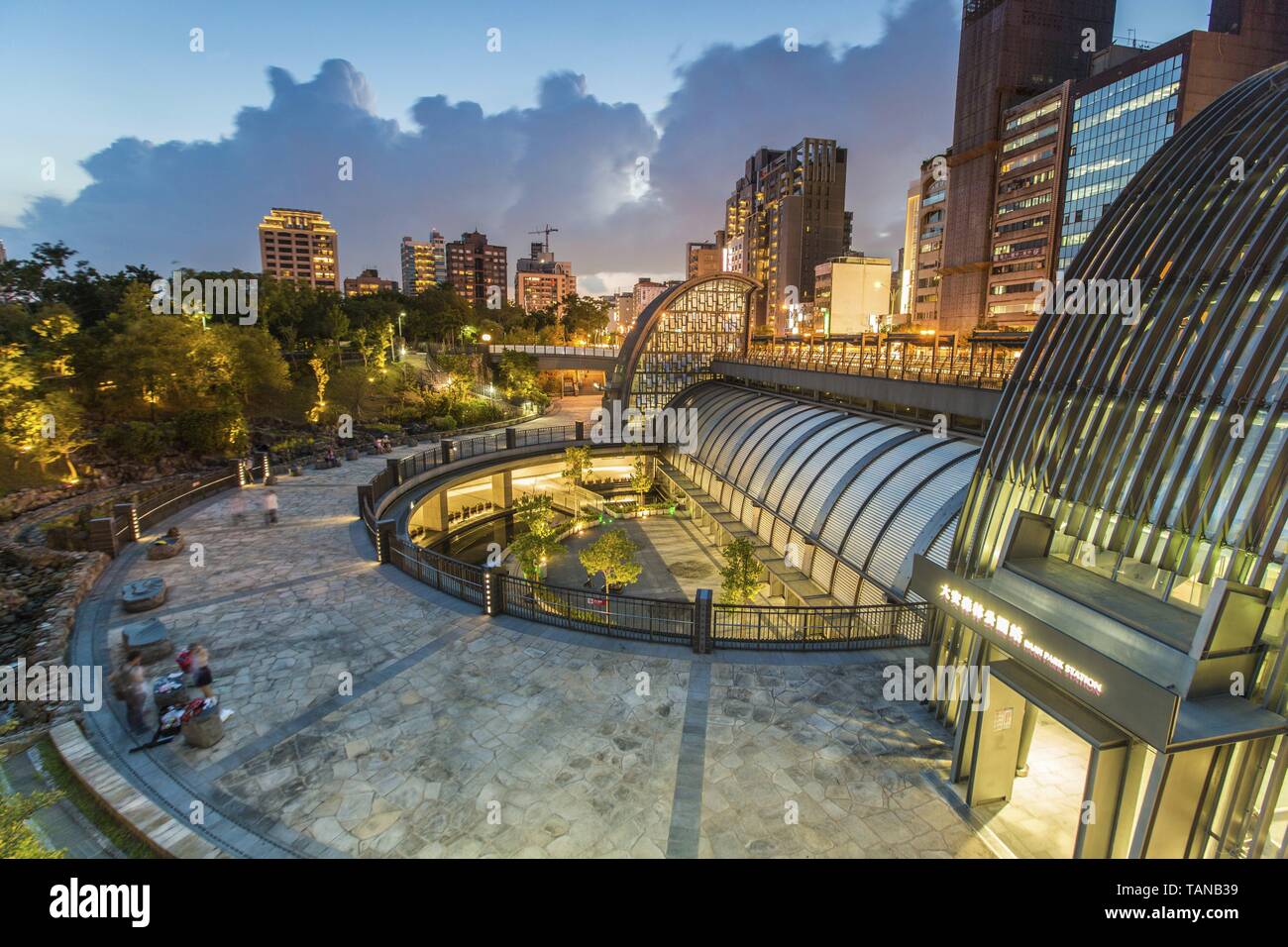 Daan park taipei taiwan hi-res stock photography and images - Alamy