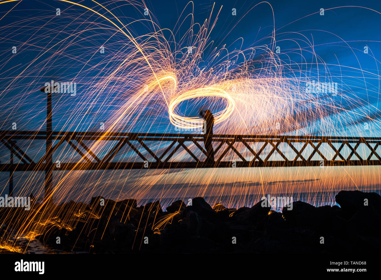 Steel wool photography, spectacular and cool photography with burning ...