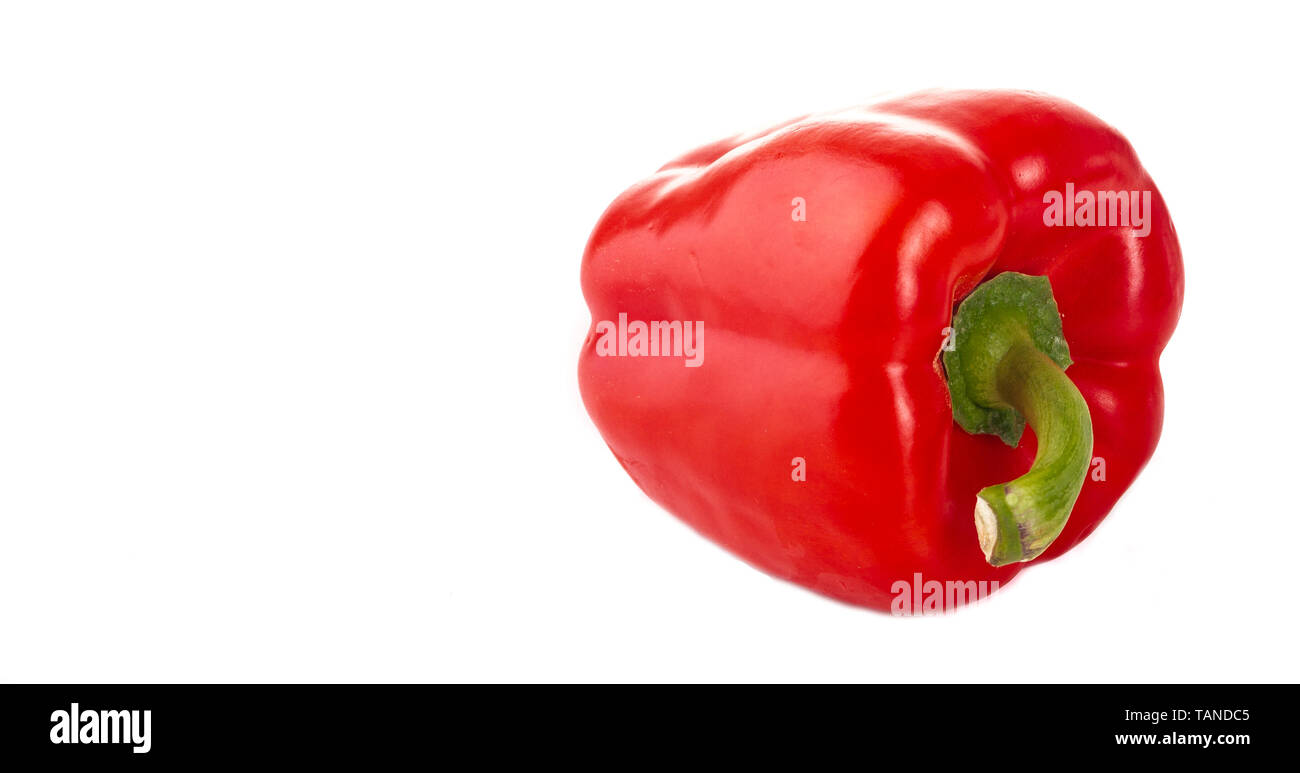 Fresh, red, sweet paprika. Isolated with background. Świeze warzywa ...