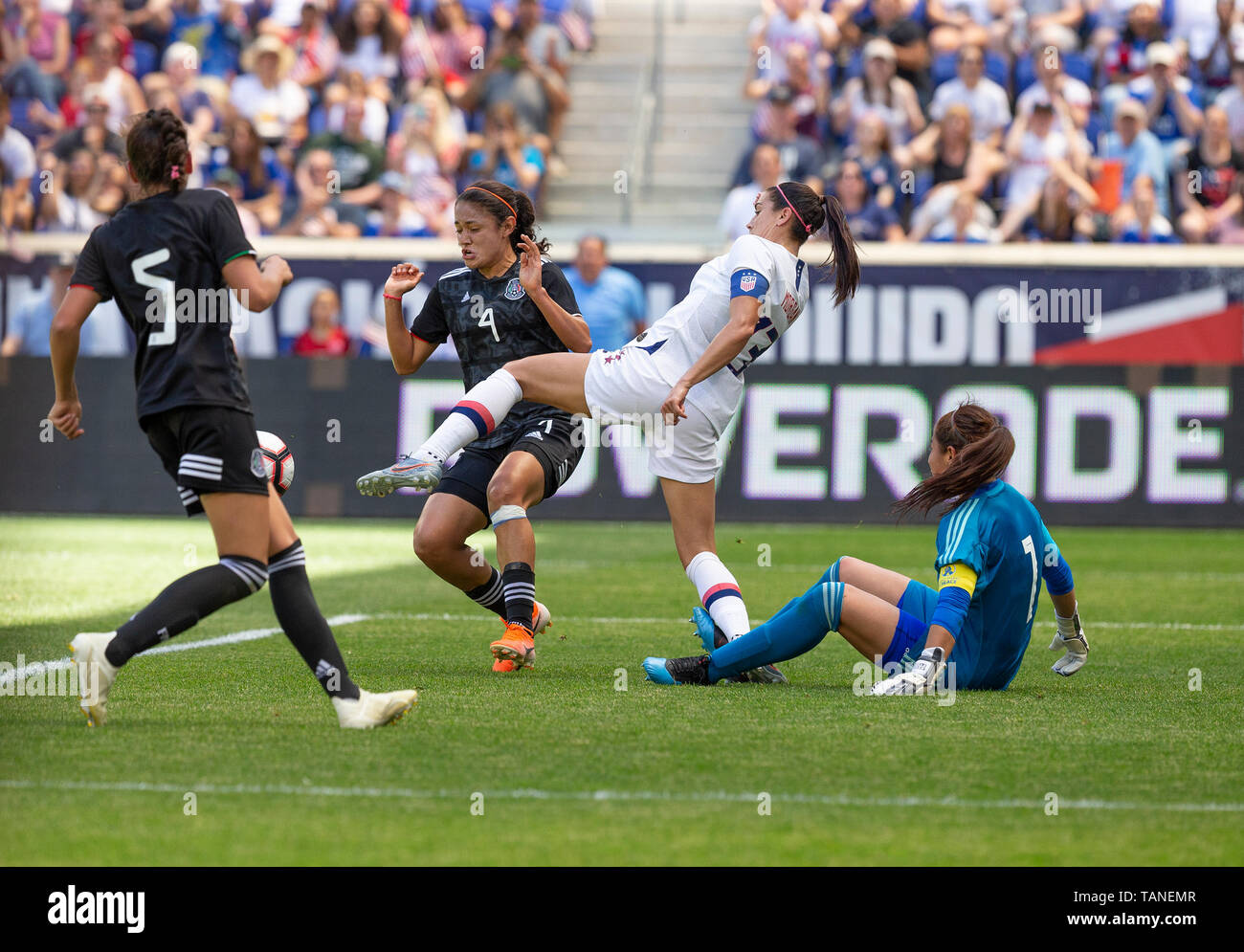 Women in football mexico hi-res stock photography and images - Alamy