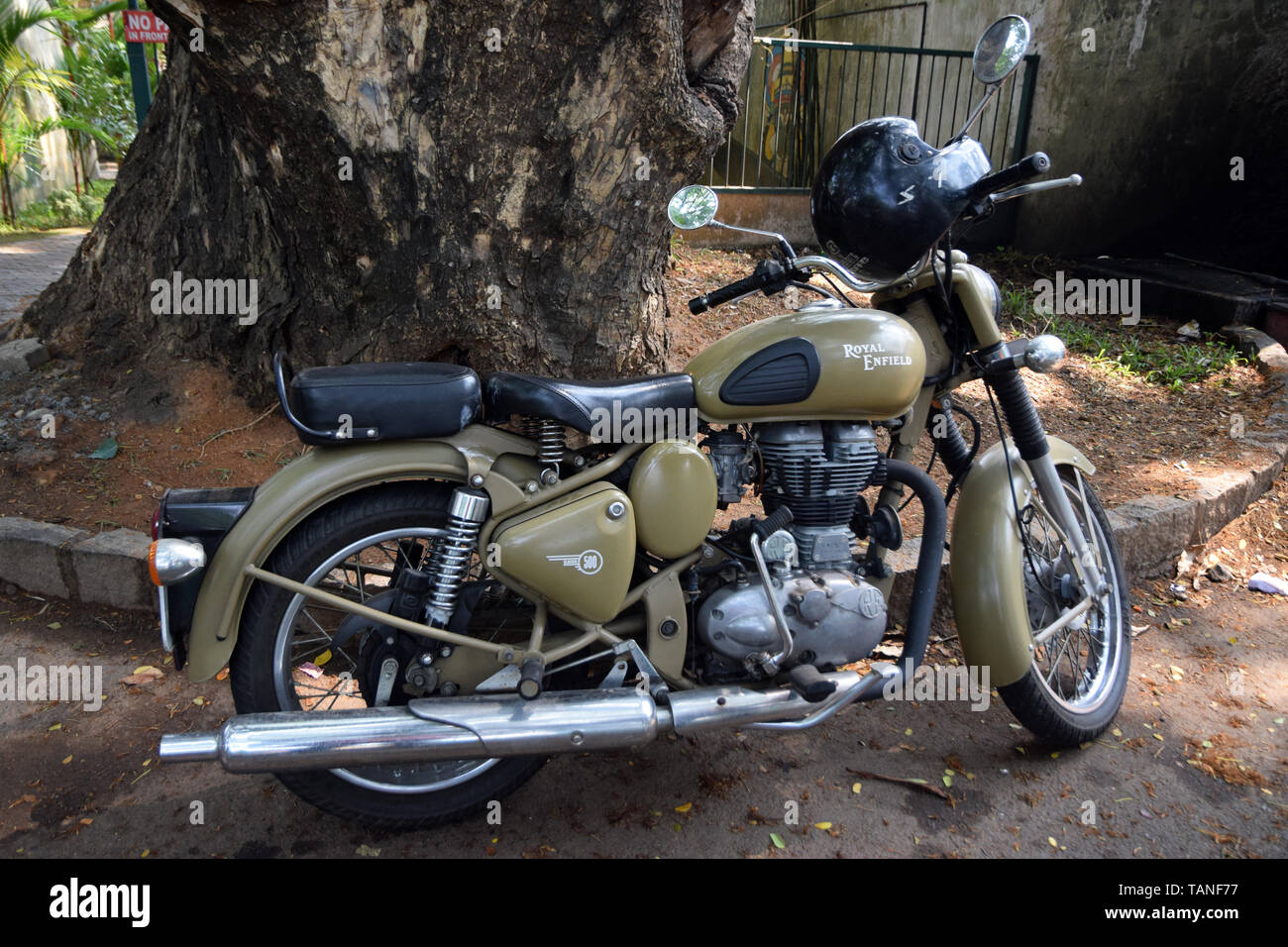 Tourist on royal enfield hi-res stock photography and images - Alamy