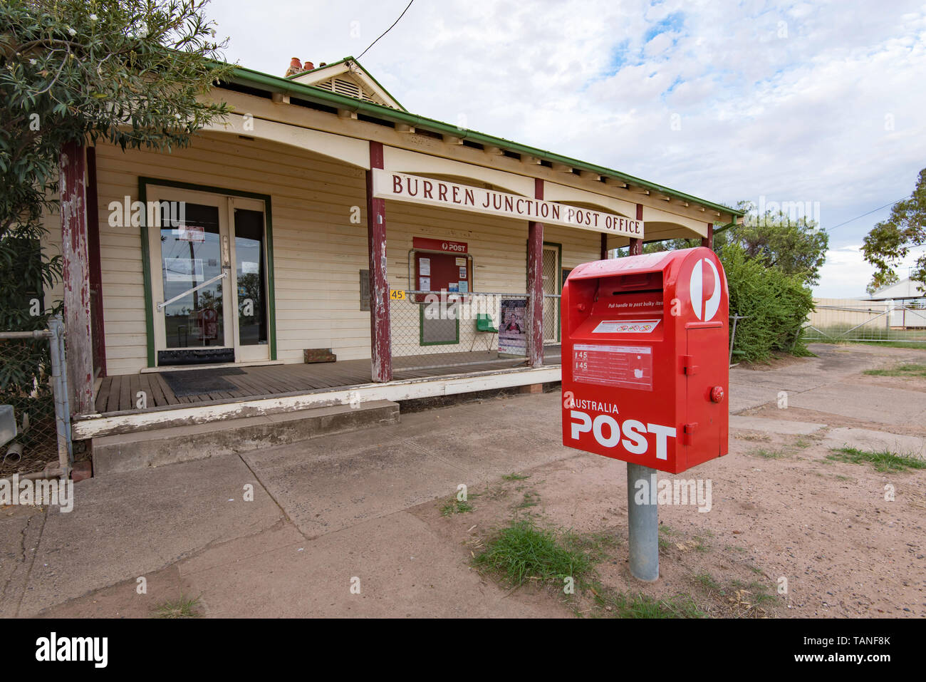 The Australia Post Office in the town of Burren Junction, Australia ...