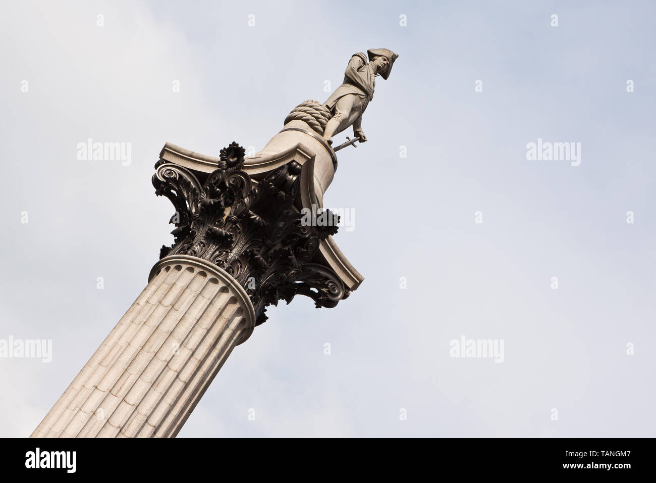Column statue hi-res stock photography and images - Alamy