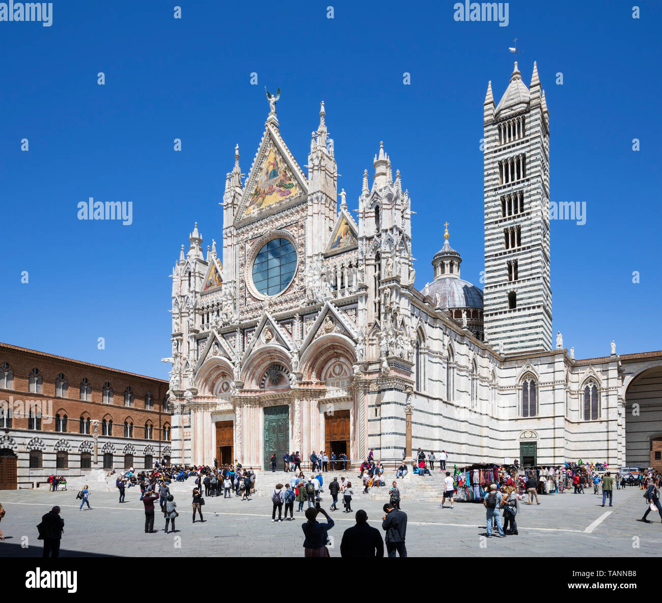 Duomo di siena hi-res stock photography and images - Alamy
