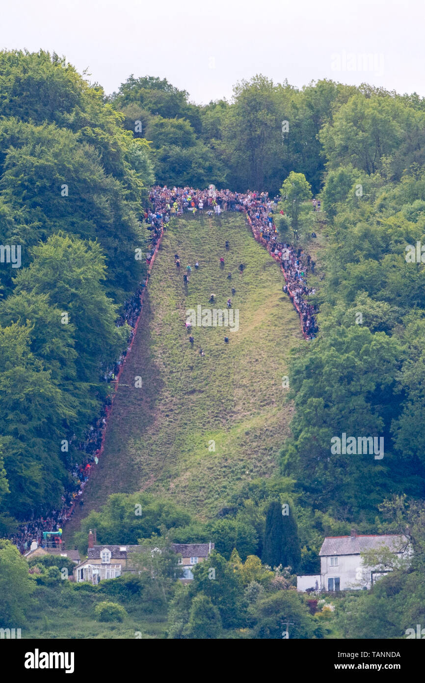 Participants take park in the annual cheese rolling races down Coopers ...