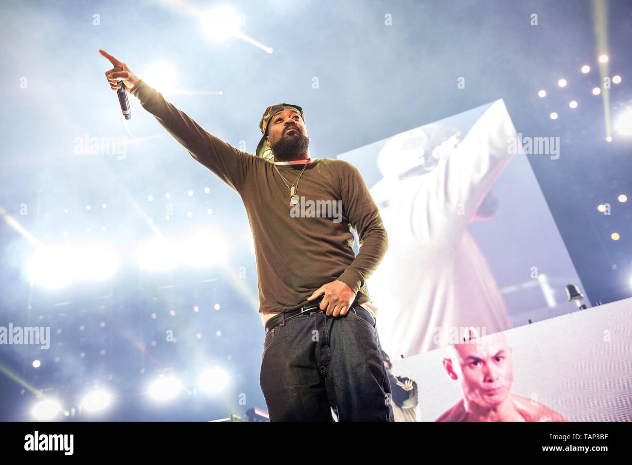 Wu tang clan rap group hi-res stock photography and images - Alamy