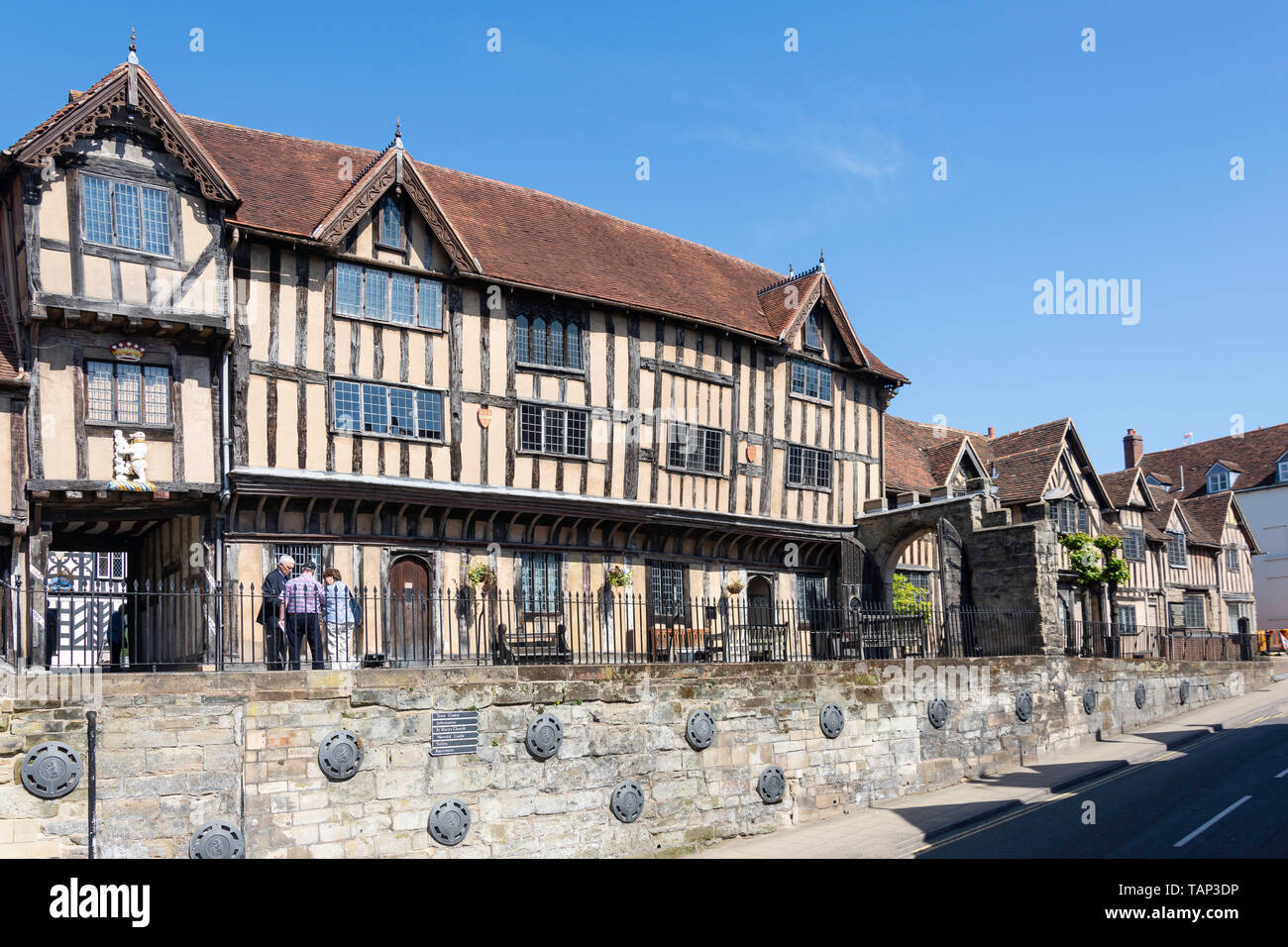 Warwick high street hi-res stock photography and images - Alamy