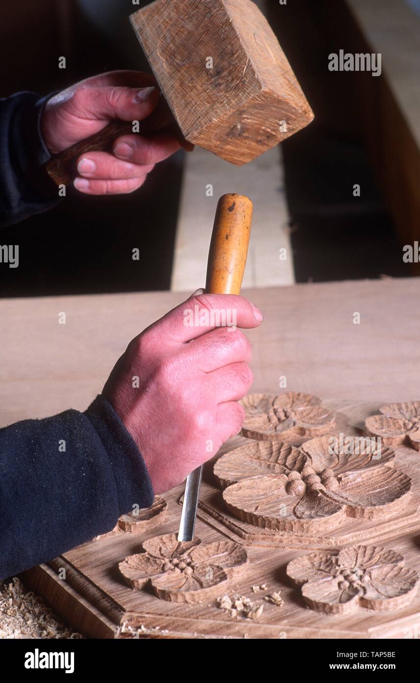 Carving oak hi-res stock photography and images - Alamy