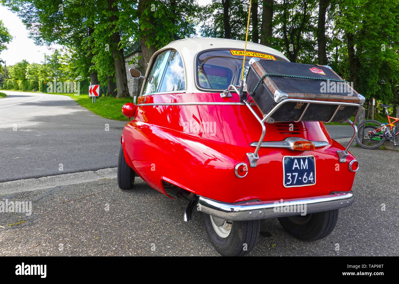 Car door open vintage car hi-res stock photography and images - Alamy
