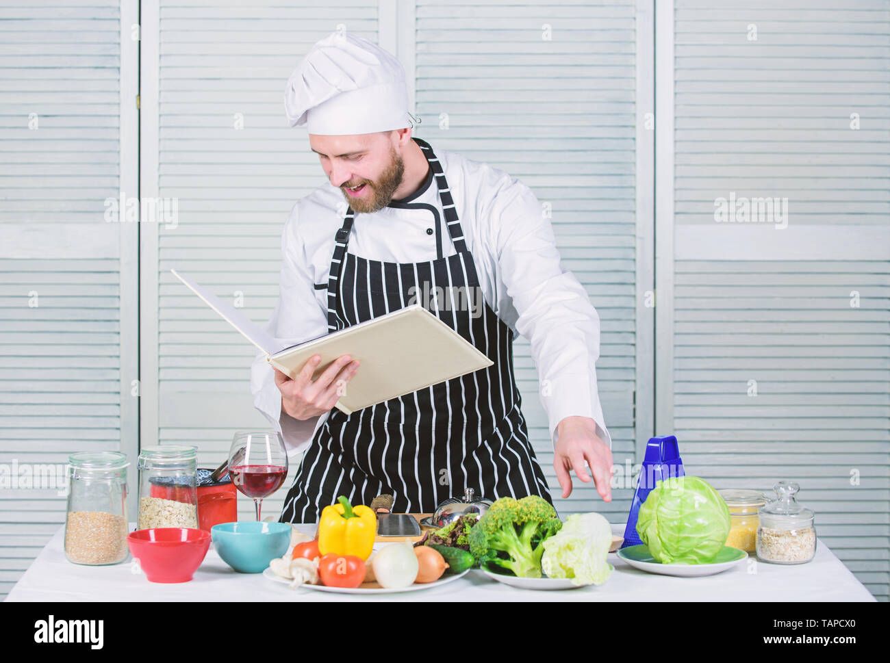 Man learn recipe. Improve cooking skill. Book family recipes. Ultimate ...