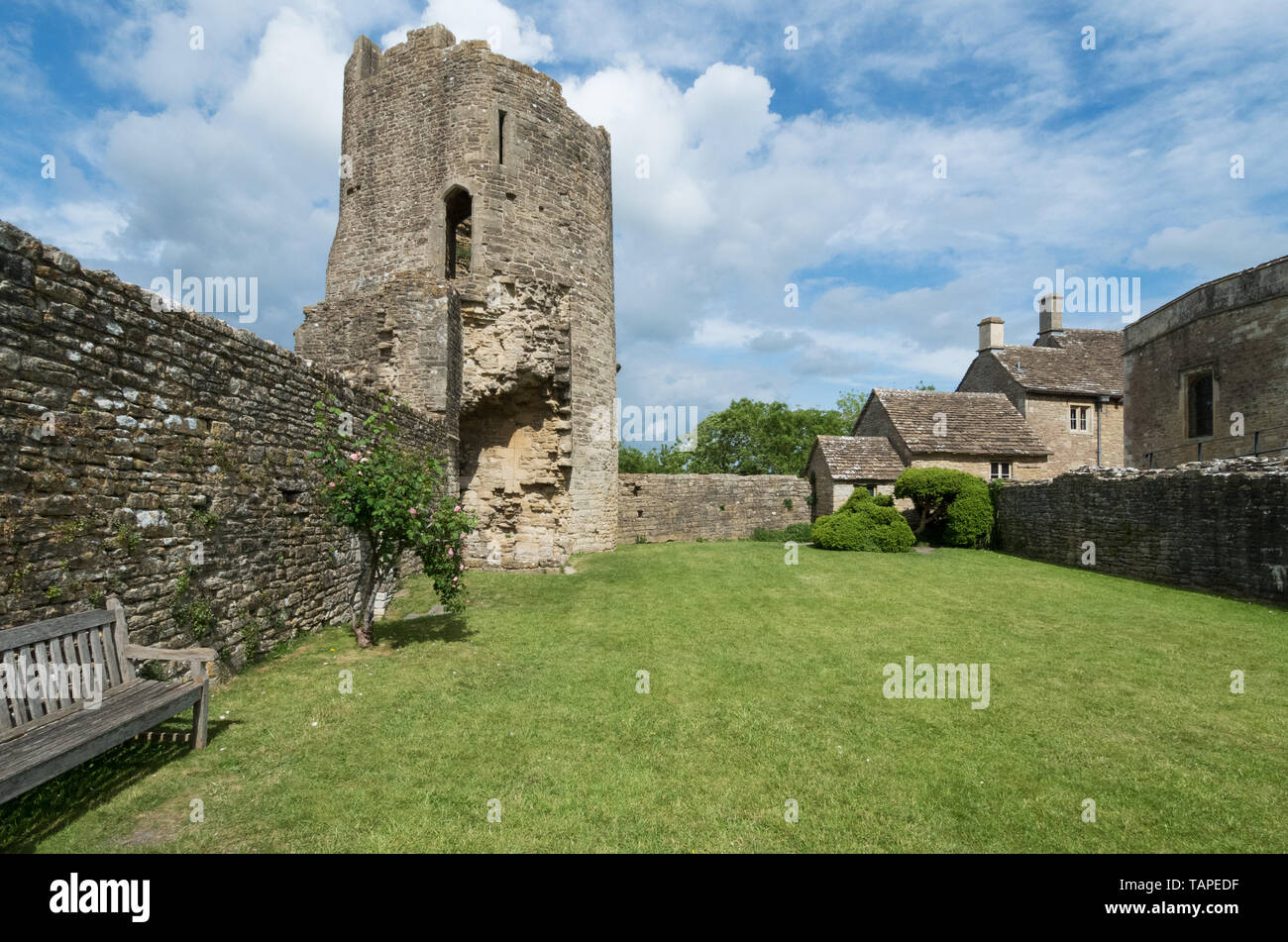 Farleigh hungerford castle hi-res stock photography and images - Alamy