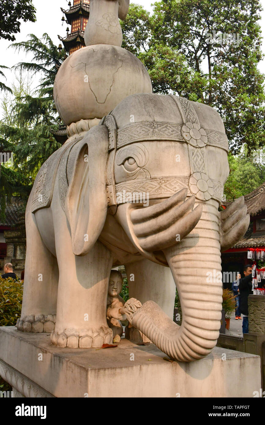 Elephant statue big hi-res stock photography and images - Alamy