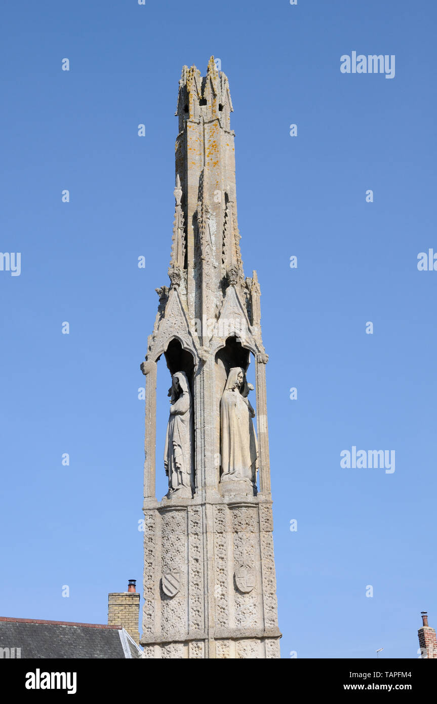 Eleanor Cross, Geddington. Northamptonshire, stands at the centre of ...