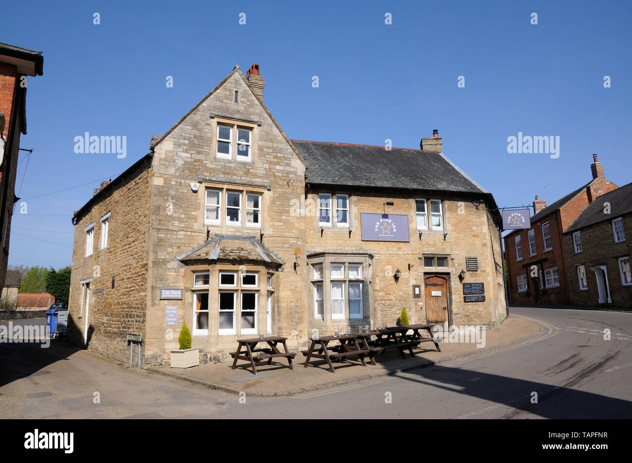 Beer can building hi-res stock photography and images - Alamy