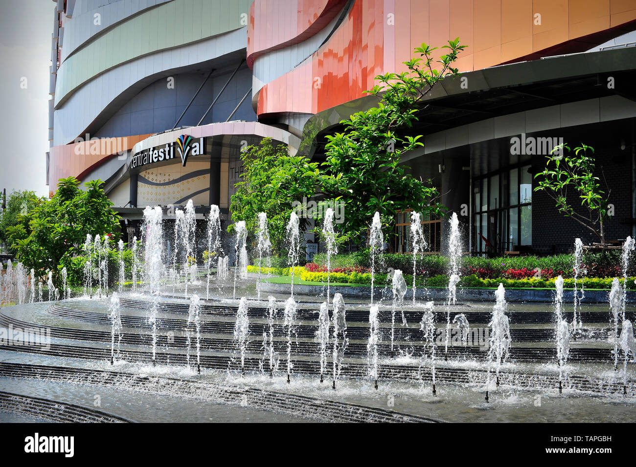 Exterior thailand mall hi-res stock photography and images - Alamy