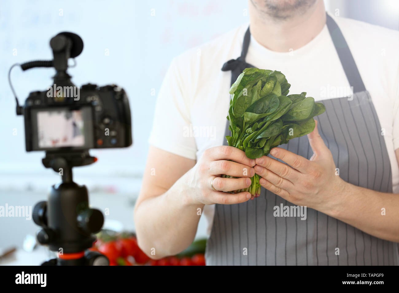 Kitchen Vlogger Holding Green Sorrel Leaf Bundle Stock Photo - Alamy