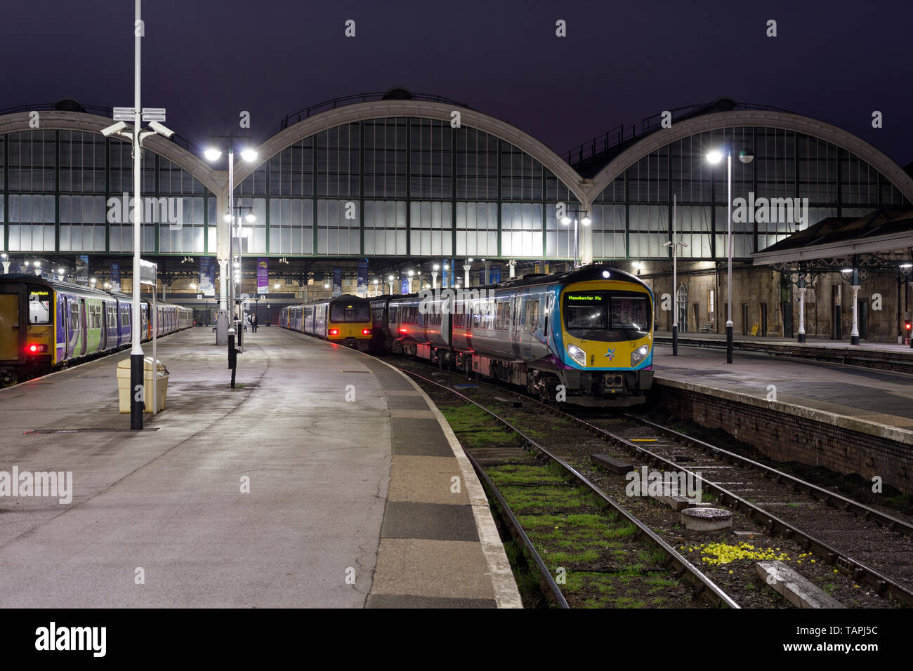 A First Transpennine Express class 185 at Hull Paragon station waiting ...