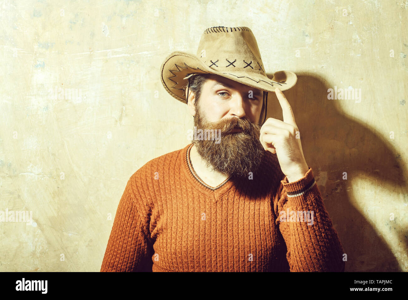 Man long beard cowboy hat hi-res stock photography and images - Alamy
