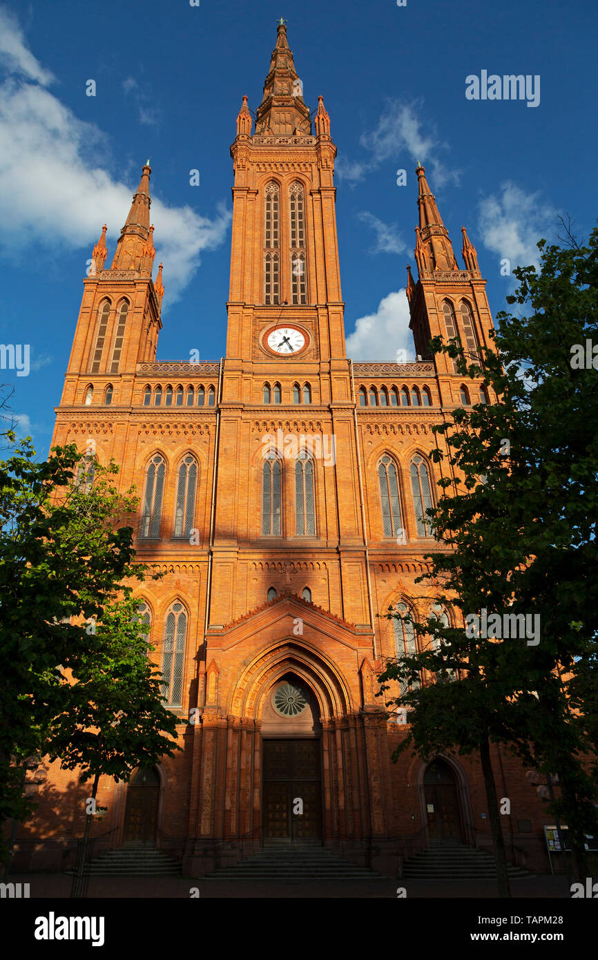 Market church hi-res stock photography and images - Alamy