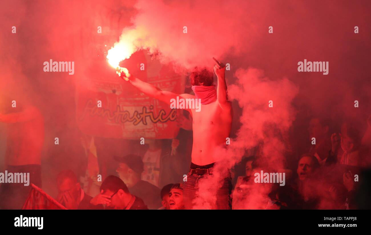 Pyrotechnick hi-res stock photography and images - Alamy